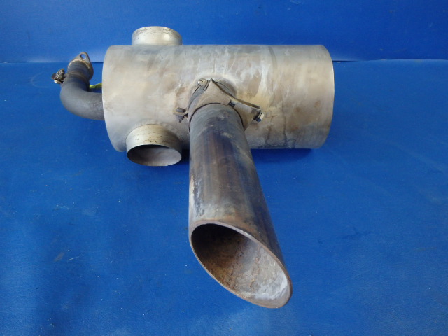 Cessna 0550176-56 EXHAUST STACK ASSEMBLY-RH (CRACKED SHROUD SEE DETAILS)